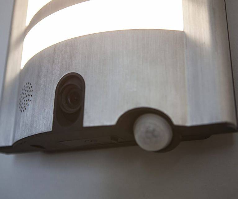 Lampade da esterno con telecamera | Lampade.it