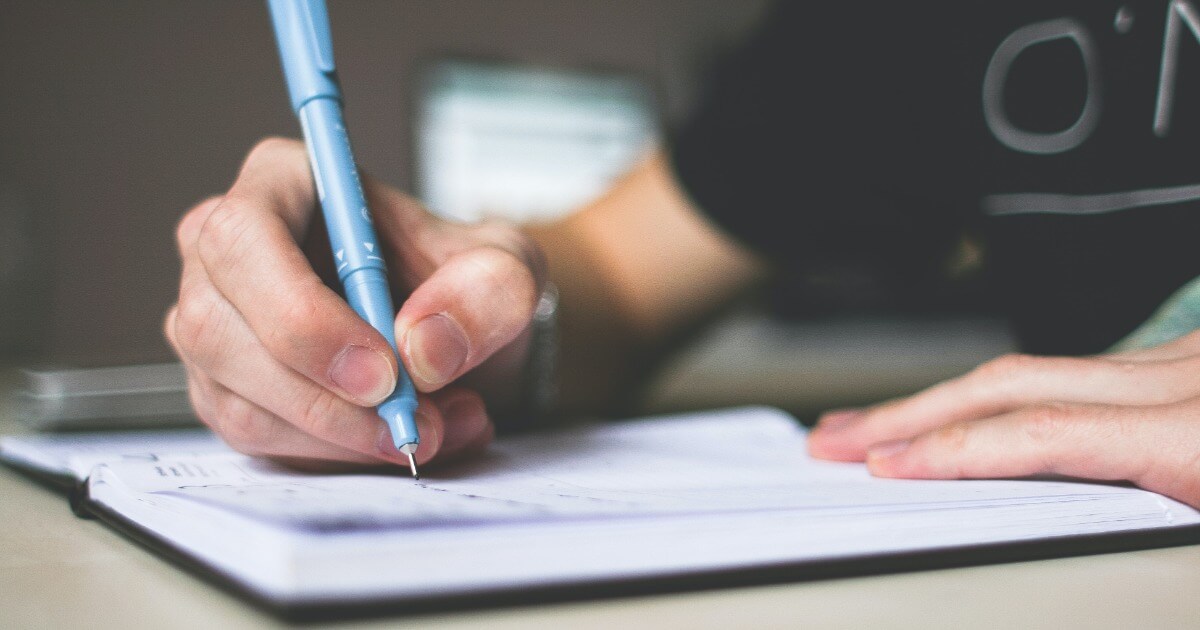 How To Format & Structure Your College Application Essay