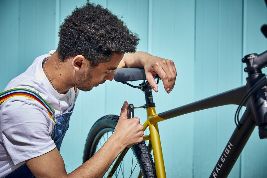 How to repair a bike on the road | Raleigh UK