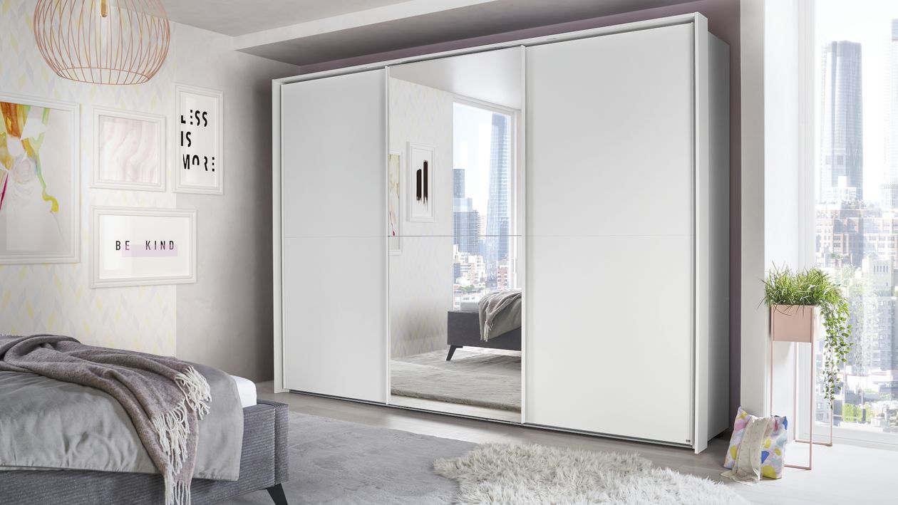 Moderne Kleiderschränke von set one by Musterring | SEGMÜLLER