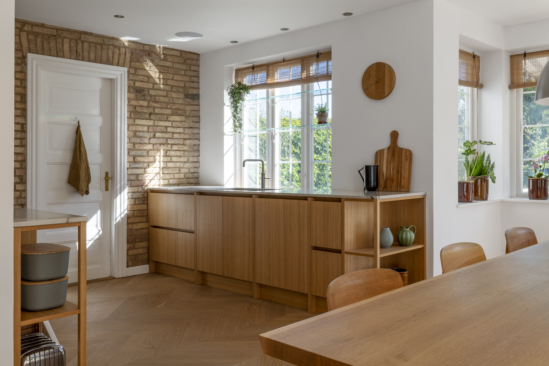 Kvänum kitchen in oak – Contemporary design and timeless innovation