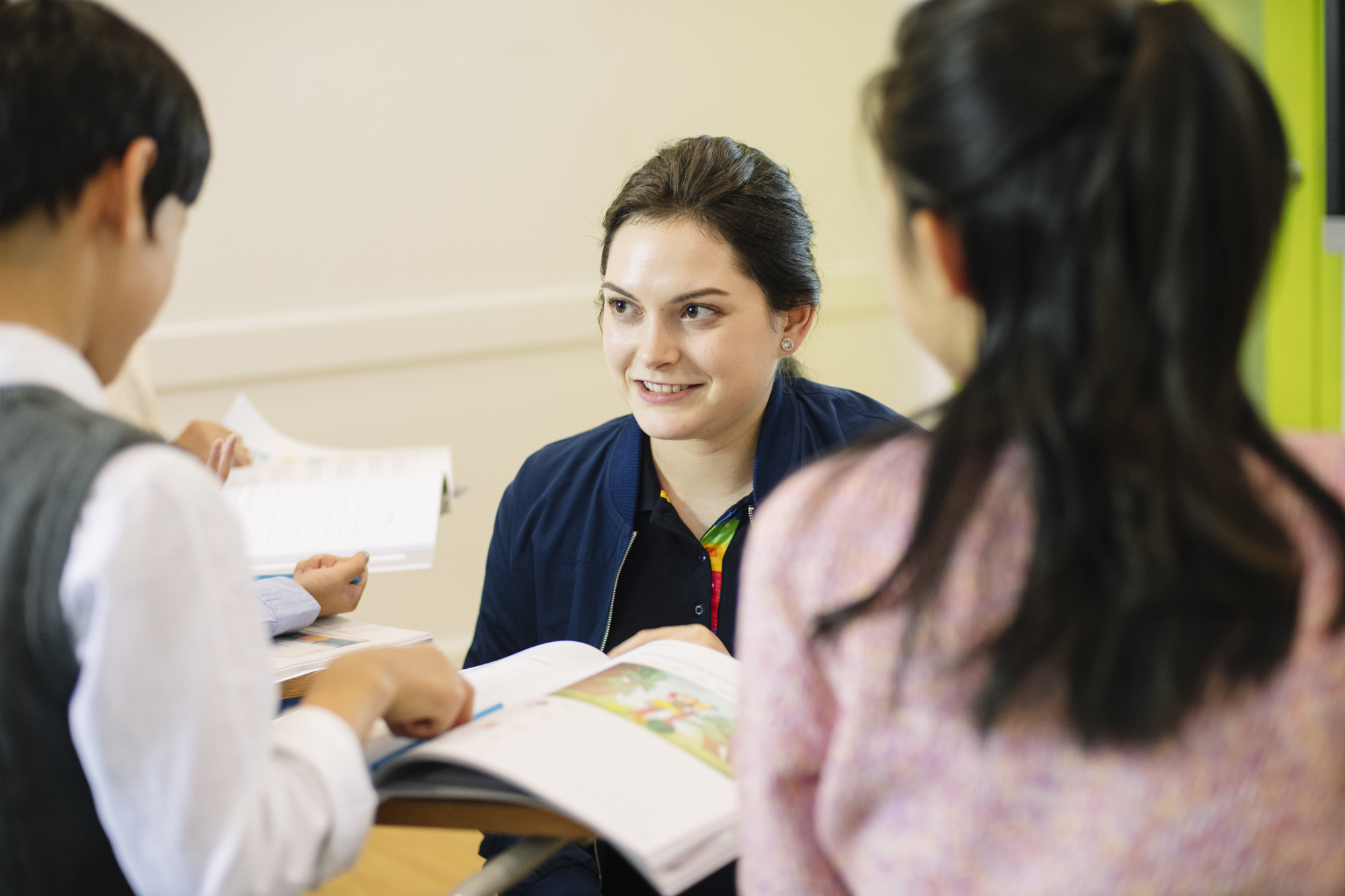 Realities of teaching English abroad l English 1