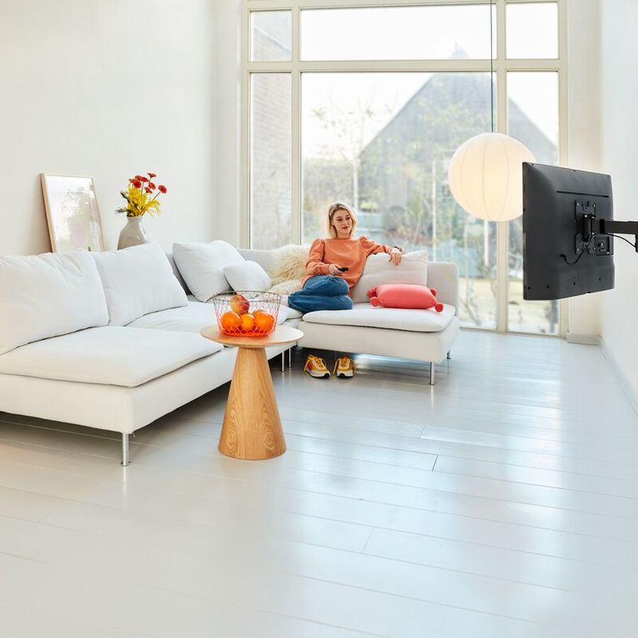 Curved TV Wall Mounts & TV Stands | Vogel’s