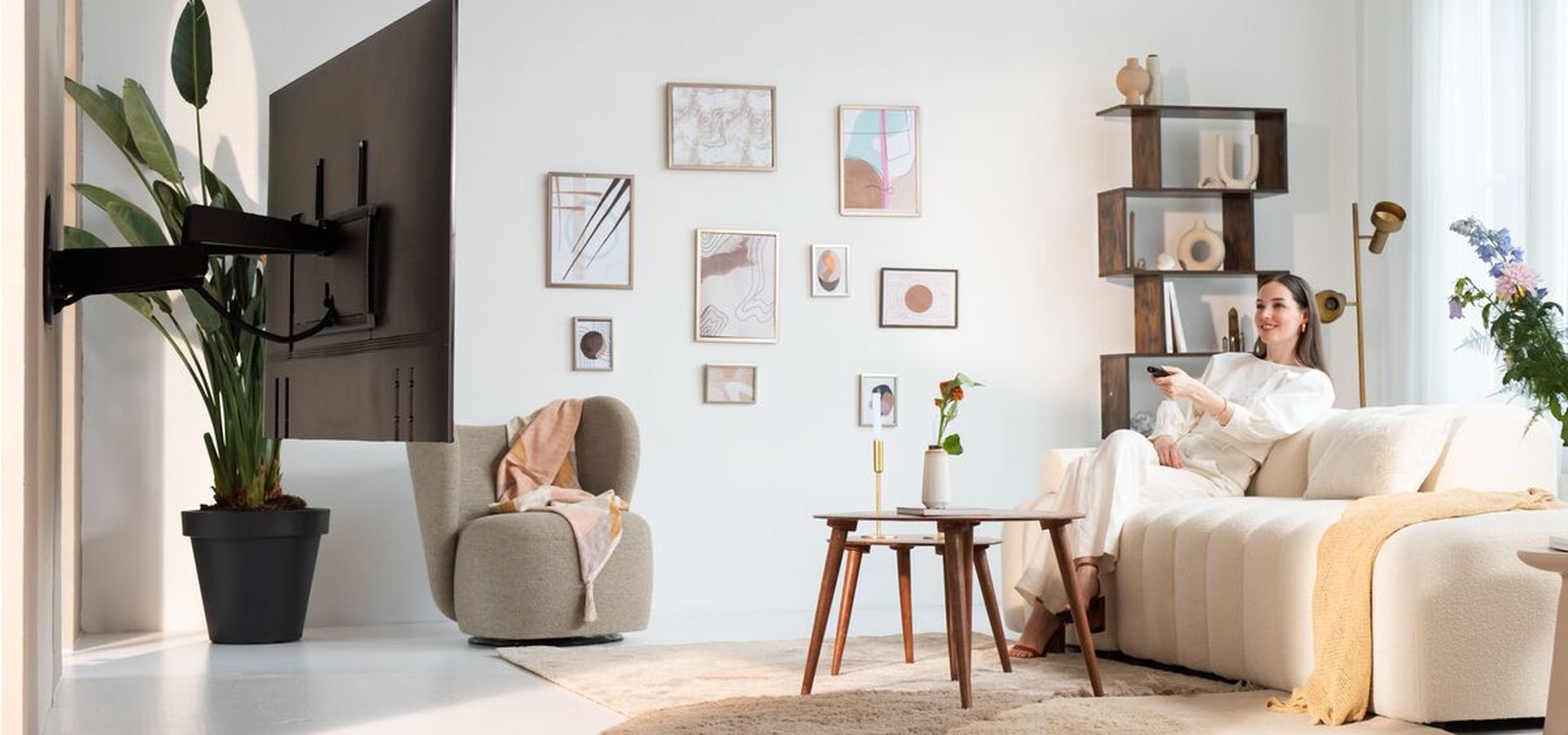 Tips for best posture watching TV | Vogel's