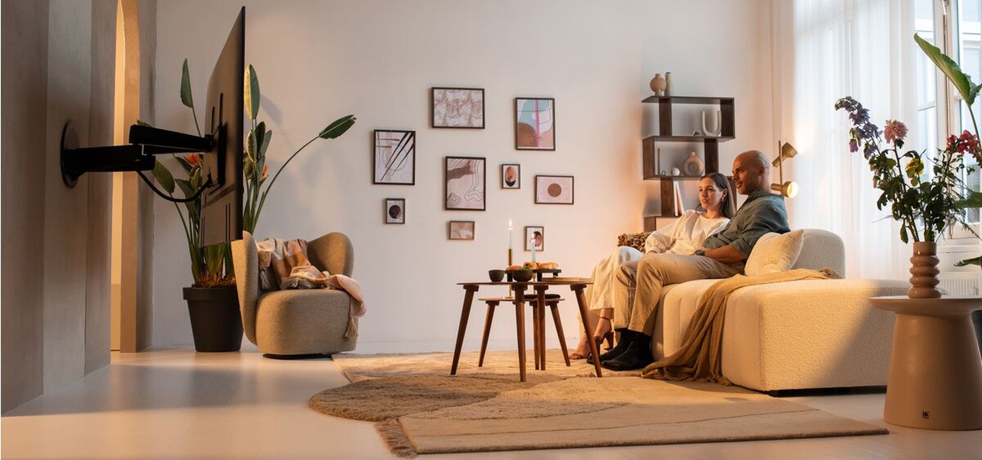 Tips for best posture watching TV | Vogel's