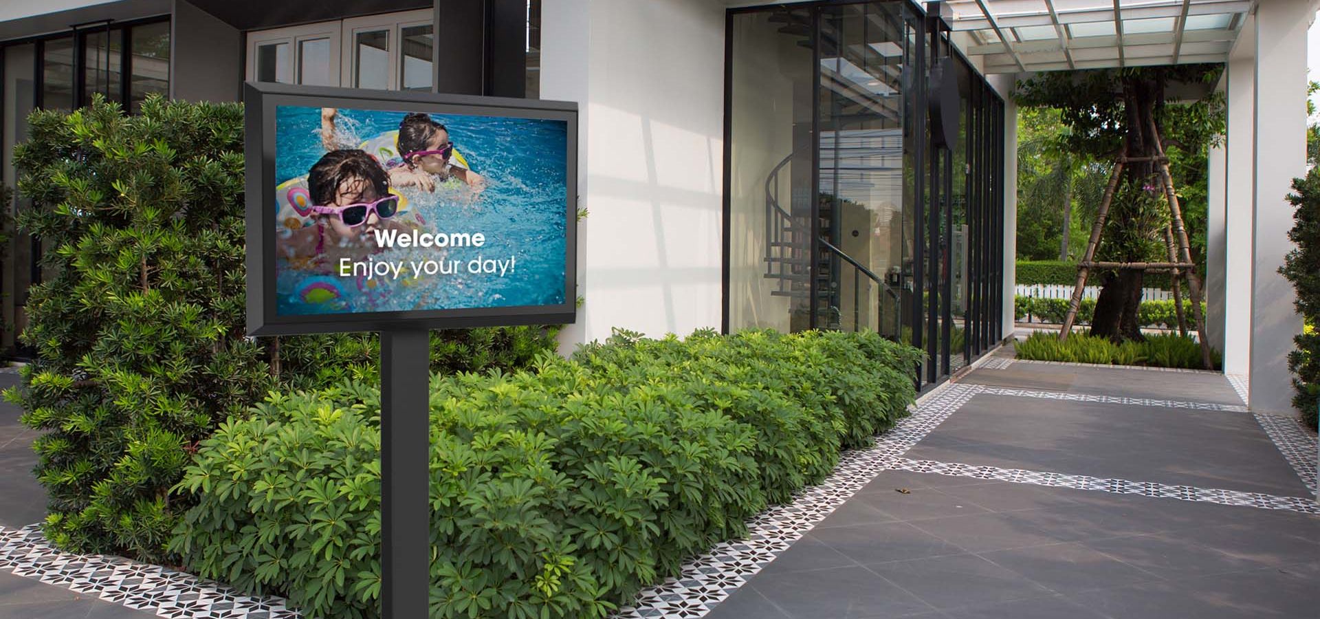 Outdoor Display Mounts & Stands | Vogel's