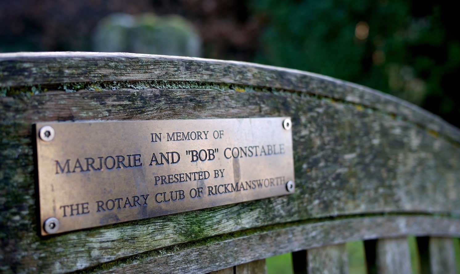 12 ‘In Memory Of’ Gifts That Pay Tribute to Their Life