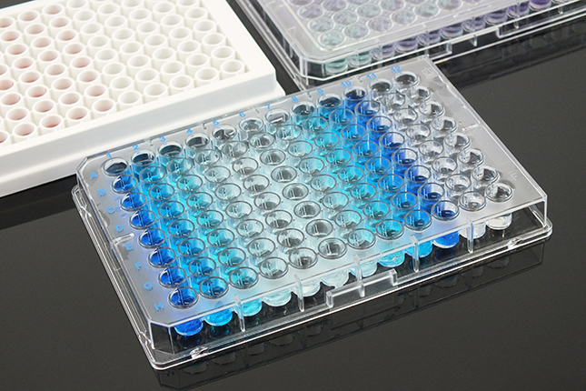 Microplates for colorimetric, luminescence or fluorescence assays