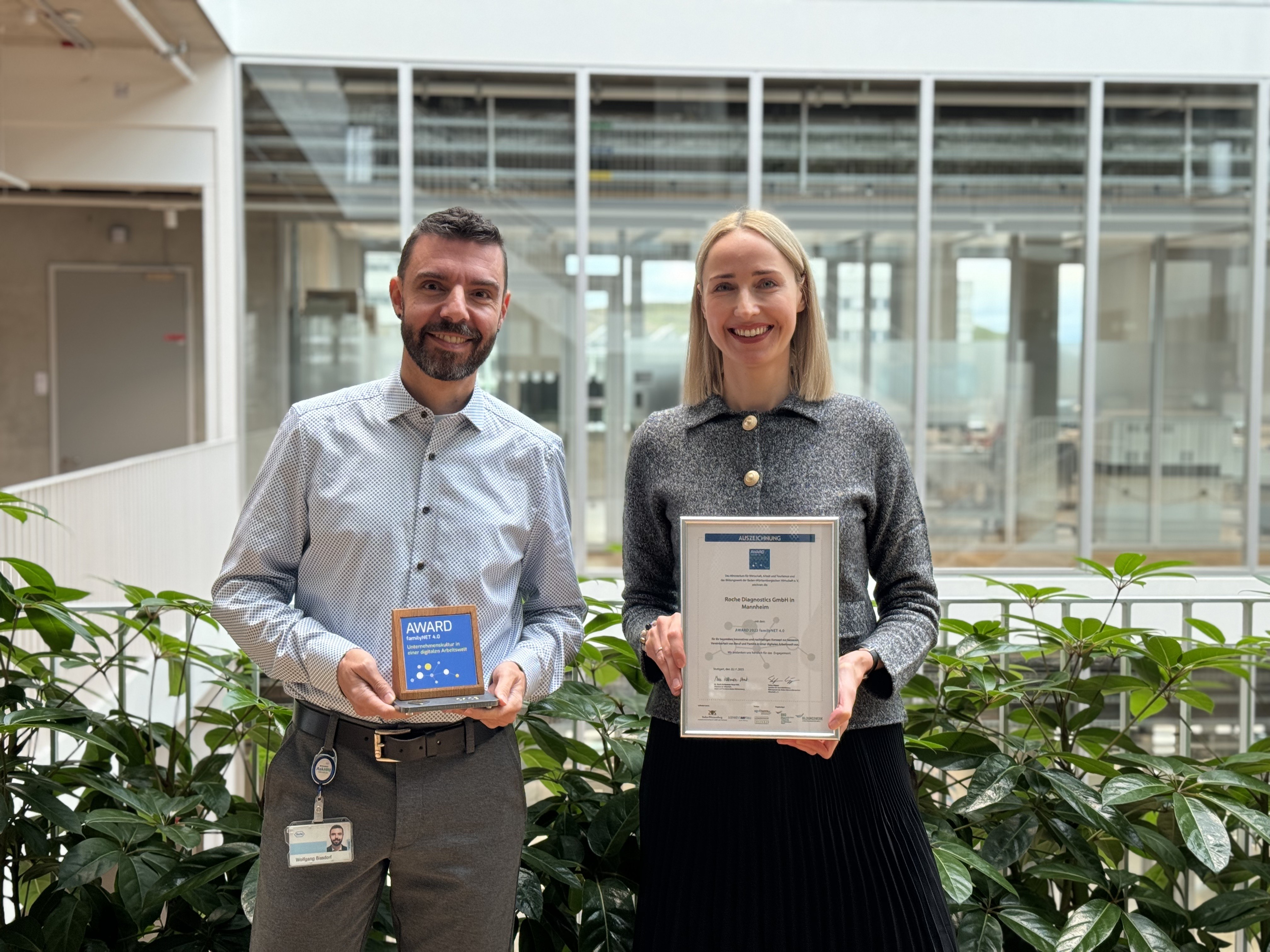 Roche wird mit dem Preis familyNET 4.0 ausgezeichnet