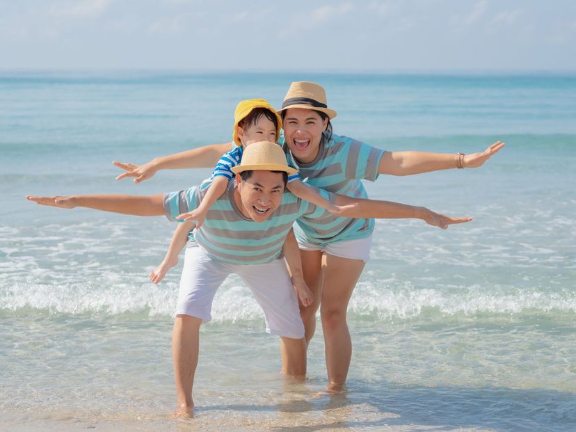 Beach Trip 101: Things You and Your Family Should Bring