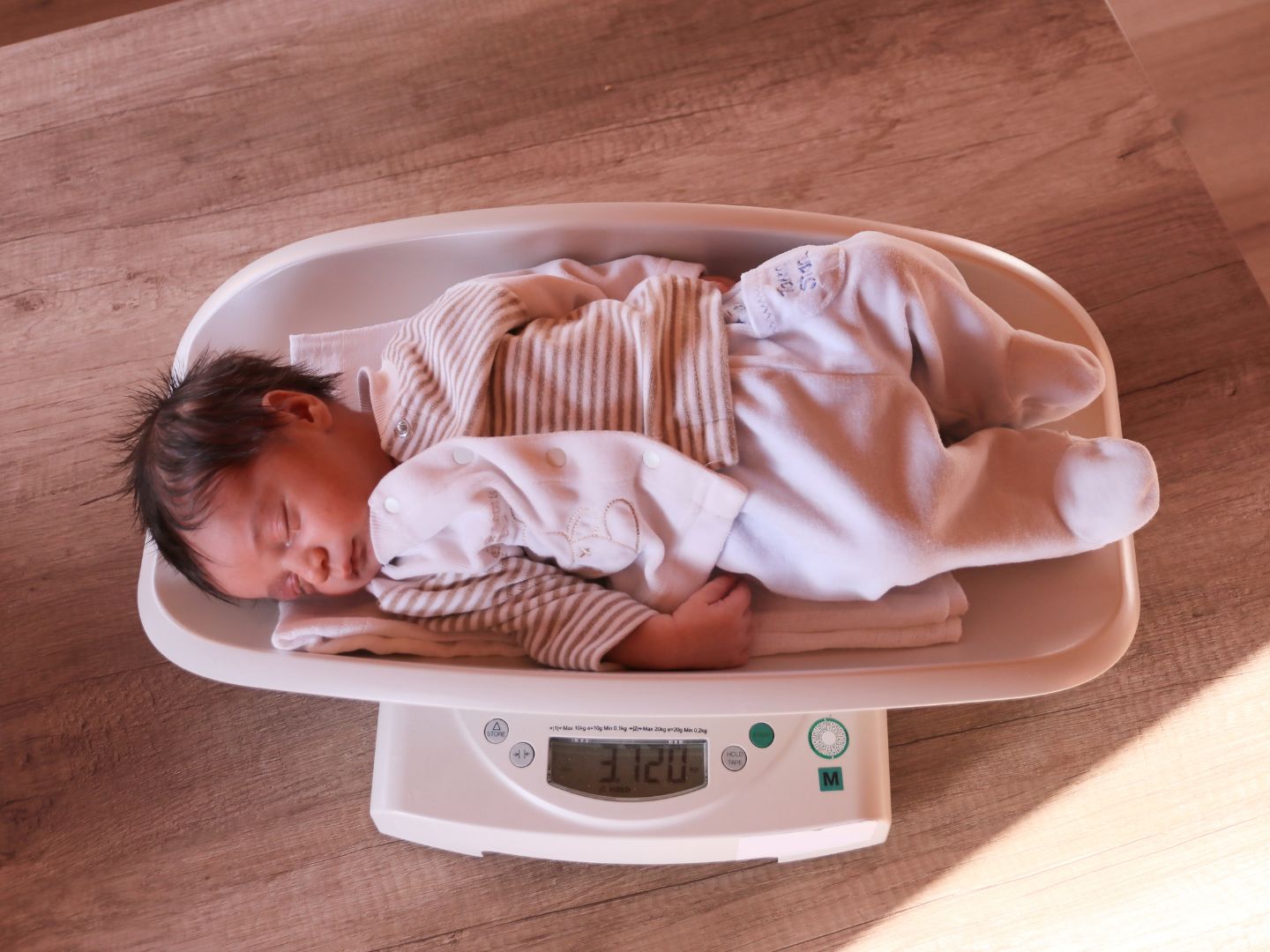 Baby Weight Chart: 5 Things Every Mama Should Know