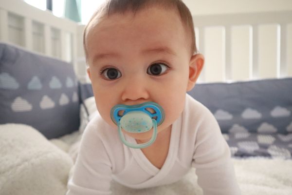 The Pros & Cons of Letting Your Baby Use a Pacifier