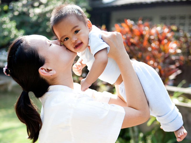 7 Tips To Prepare Every Mama and Baby For Breastfeeding Success