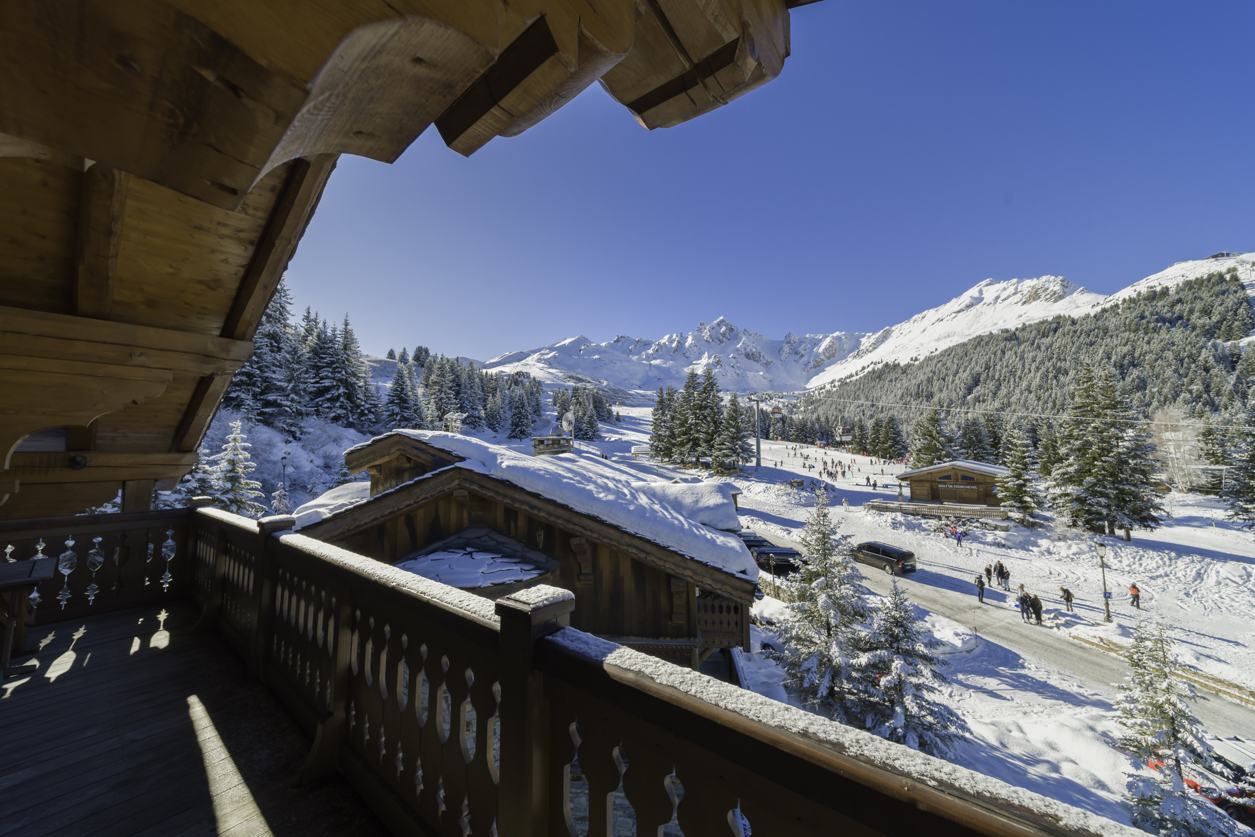 Chalet Alpin Courchevel 1850 | Luxury Ski-in/Ski-out Retreat