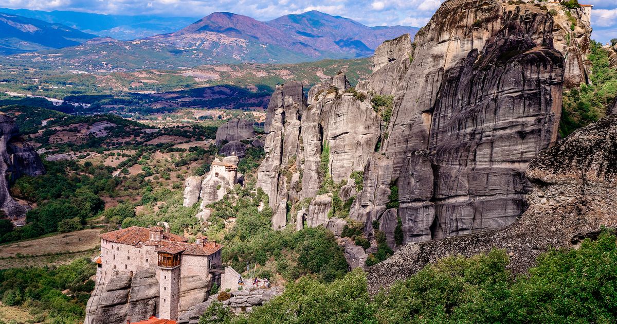 The Wonders of Mainland Greece: a 2-week Itinerary | Faraway Worlds