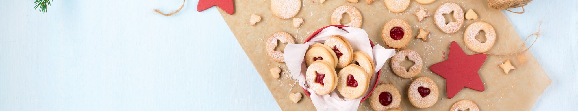 Spitzbuben recipe: German jam cookies | Faraway Worlds