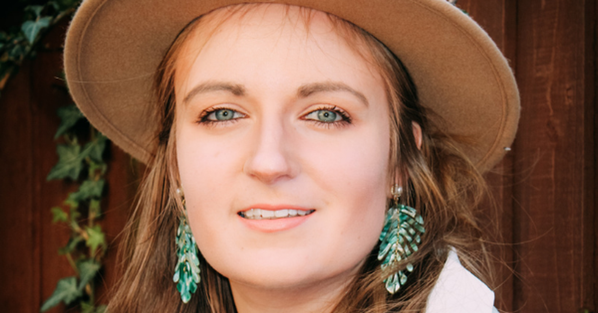 Hannah Ackroyd | Faraway Worlds
