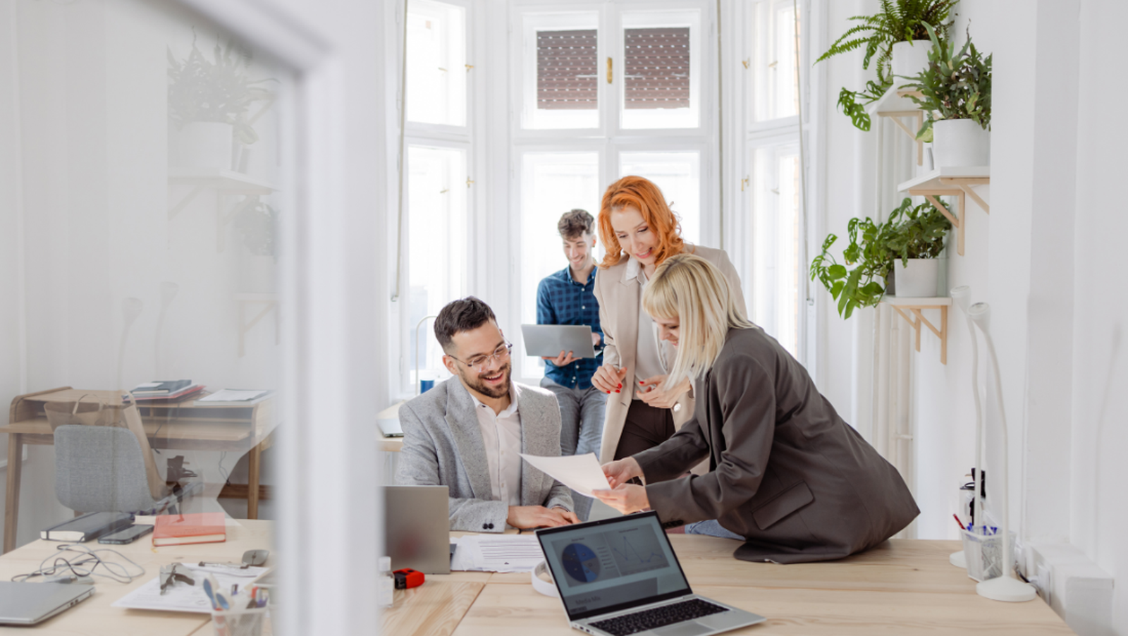 The four functions of management: Overview + examples